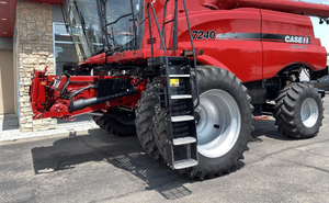 SOLD - 2016 Case IH 7240 Combines with 842 Hrs | Tractor Zoom