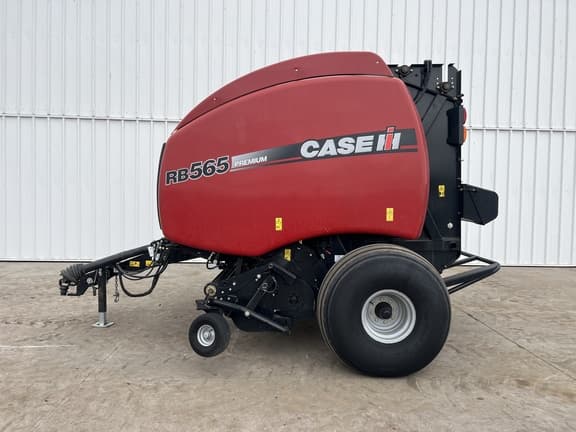 2016 Case IH RB565 Premium Hay and Forage Balers - Round for Sale ...