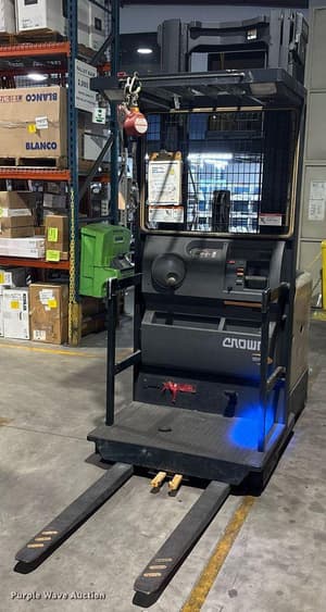 SOLD - 2016 Crown SP3520-30 Lot No. EC3766 Construction with 1,052 Hrs ...