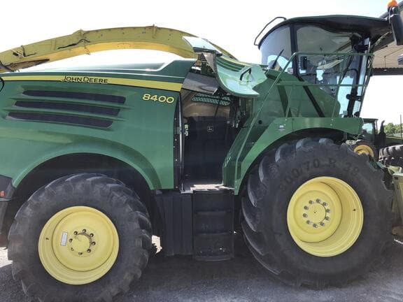 SOLD - 2016 John Deere 8400 Harvesting Forage Harvesters - Self ...