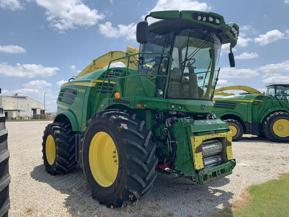 Tractor Zoom - 2016 John Deere 8700i