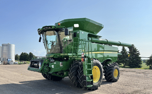SOLD - 2016 John Deere S680 Combines with 1,910 Hrs | Tractor Zoom
