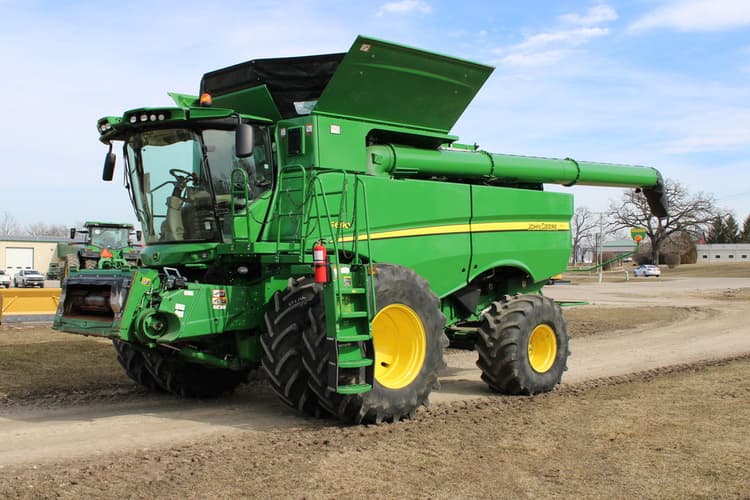 2016 John Deere S690 Combines Class 9/10 for Sale | Tractor Zoom