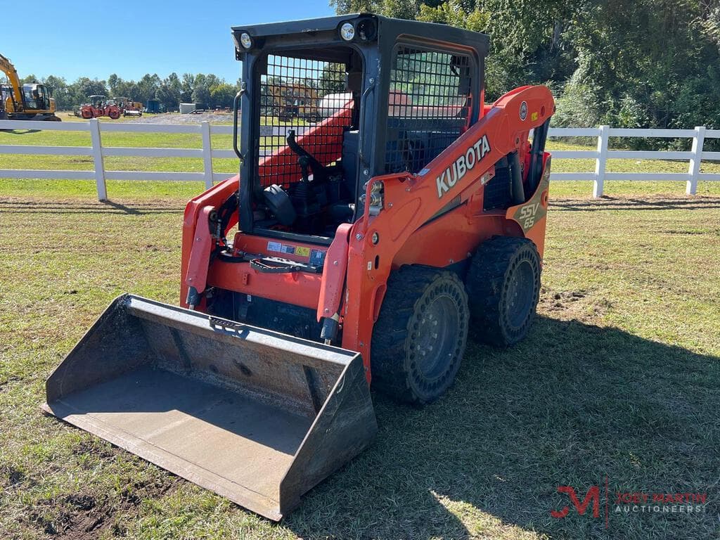 Tractor Zoom - 2016 Kubota SSV65
