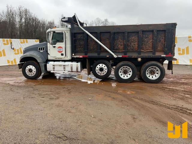 2016 Mack GU713 Lot No. 297381 Other Equipment For Sale with 320,852 mi ...
