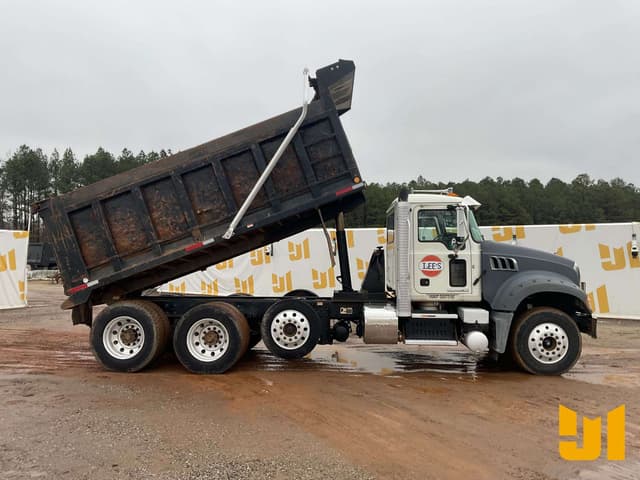 2016 Mack GU713 Lot No. 297381 Other Equipment For Sale with 320,852 mi ...