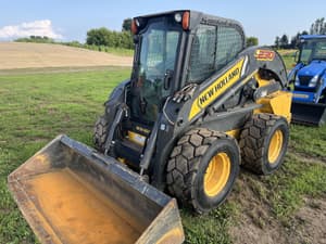 SOLD - 2016 New Holland L230 Stock No. UL2154 Construction with 4,795 ...