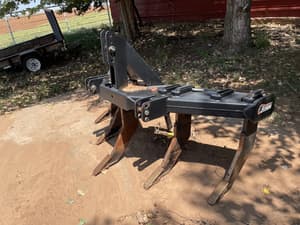 SOLD - 2017 Bison SVH-9-5 Stock No. 161210034644 Tillage with 5 Shanks ...