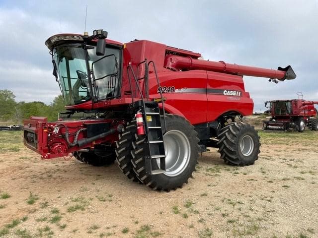2017 Case IH 9240 Combines Class 9/10 for Sale | Tractor Zoom