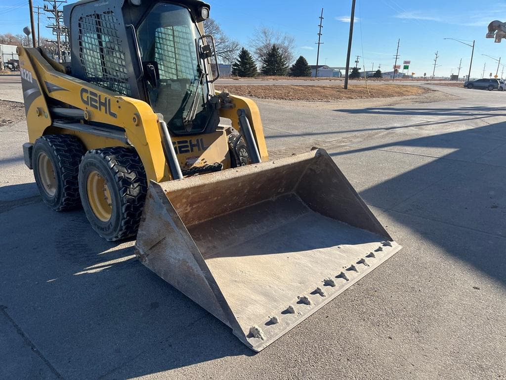 2017 Gehl R220 Construction Skid Steers for Sale | Tractor Zoom