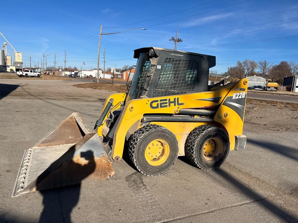 2017 Gehl R220 Construction Skid Steers for Sale | Tractor Zoom