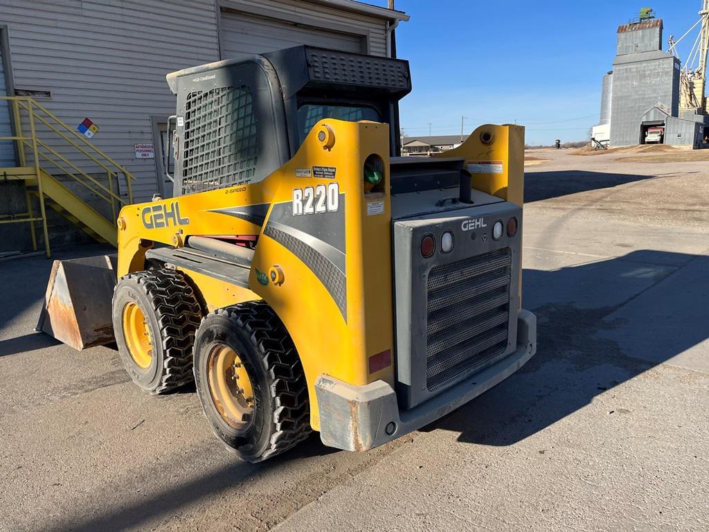 2017 Gehl R220 Construction Skid Steers for Sale | Tractor Zoom