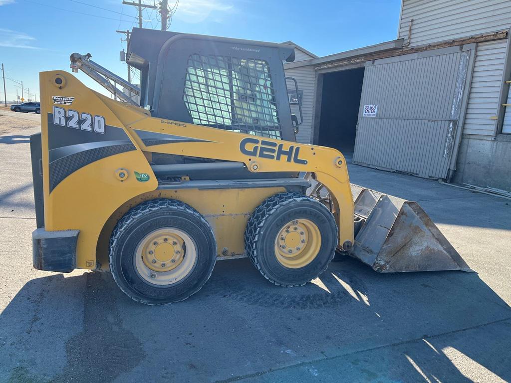 2017 Gehl R220 Construction Skid Steers for Sale | Tractor Zoom