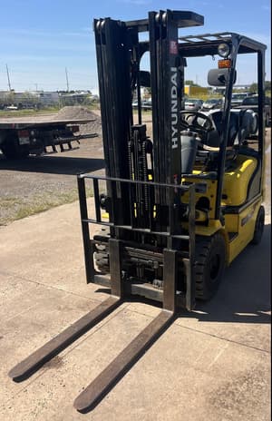 SOLD - 2017 Hyundai 18L-7M Lot No. 85873 Construction with 3,500 Hrs ...