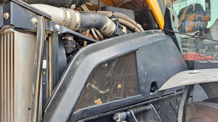 2017 JCB Fastrac 8290 Tractors 175 to 299 HP for Sale | Tractor Zoom