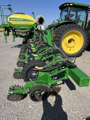 SOLD - 2017 John Deere 1725 CCS Stock No. 91315 Planting with 12 Rows ...