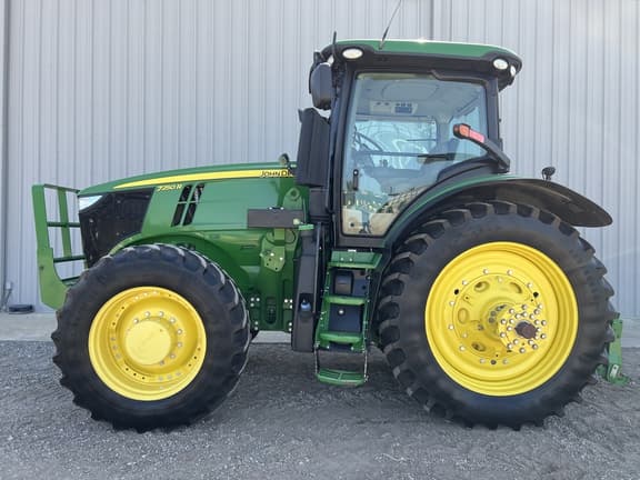SOLD - 2017 John Deere 7250R Tractors 175 to 299 HP | Tractor Zoom