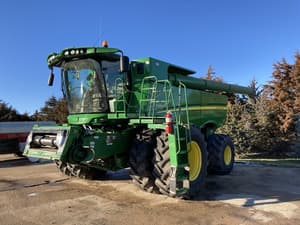 SOLD - 2017 John Deere S680 Stock No. 254162 Combines with 1,944 Hrs ...