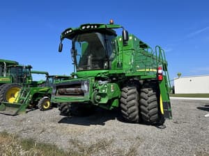 SOLD - 2017 John Deere S680 Stock No. 104785 Combines with 1,996 Hrs ...