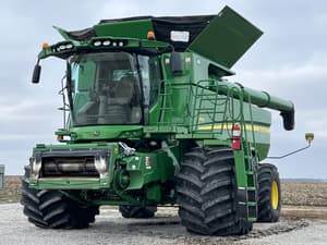 SOLD - 2017 John Deere S680 Stock No. 447855 Combines with 1,999 Hrs ...