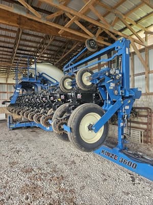 2017 Kinze 3600 Stock No. 230734 Planting For Sale with 31 Rows ...