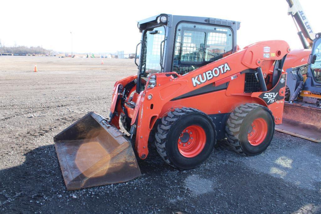 Tractor Zoom - 2017 Kubota SSV75