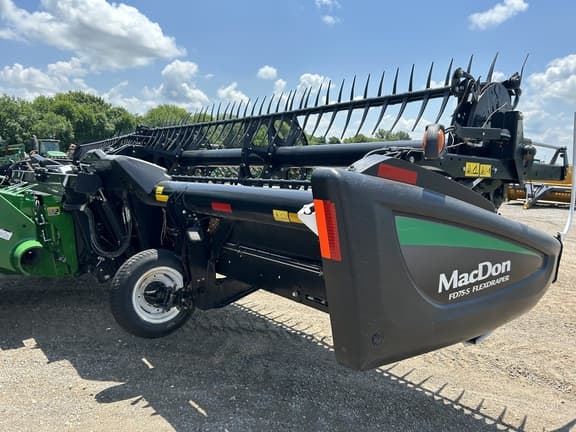 2017 MacDon FD75S Harvesting Headers - Platform for Sale | Tractor Zoom
