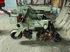 SOLD - 2017 Orthman 1tRIPr Stock No. 219329 Tillage with 8 Rows ...