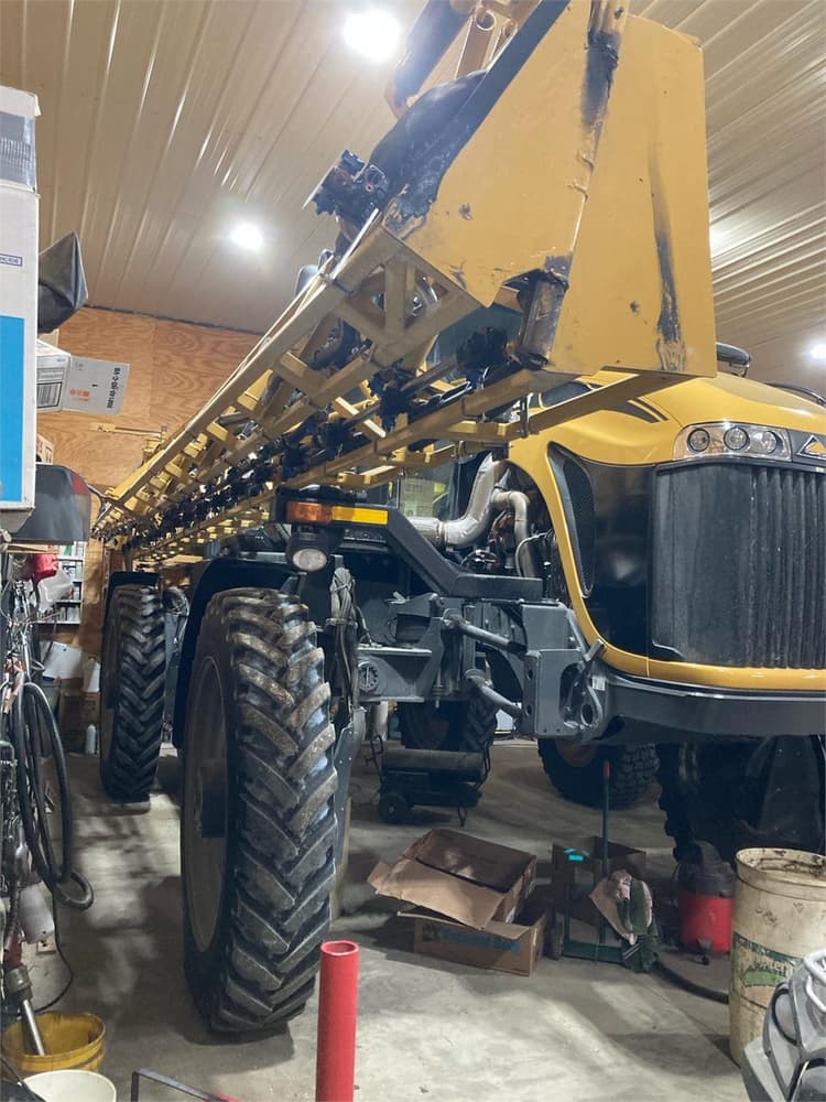 2017 RoGator RG1100B Chemical Applicators Sprayers - Self Propelled for ...