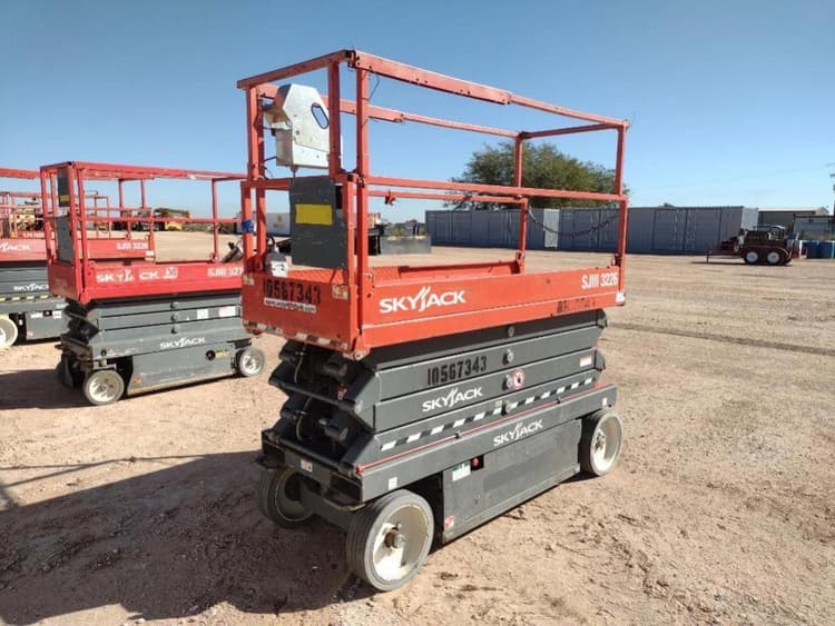 2017 Sky Jack SJIII3226 Construction Aerial Lifts for Sale | Tractor Zoom