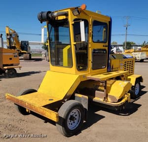 SOLD - 2017 Superior Broom DT80K broom Other Equipment | Tractor Zoom
