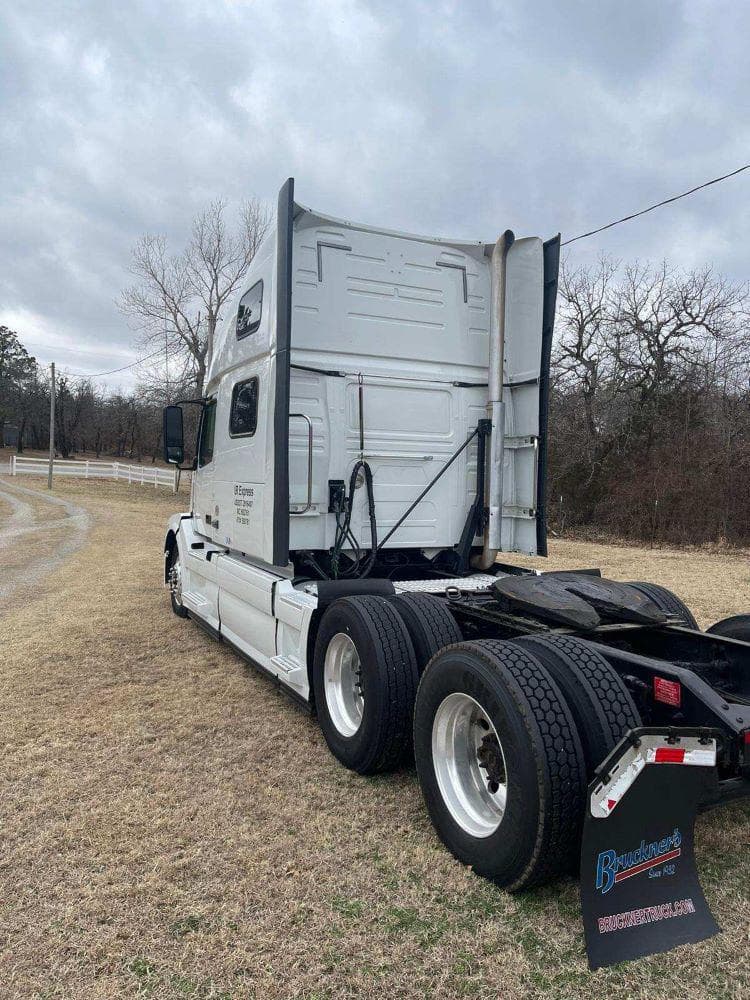 2017 Volvo 780 Other Equipment Trucks for Sale | Tractor Zoom