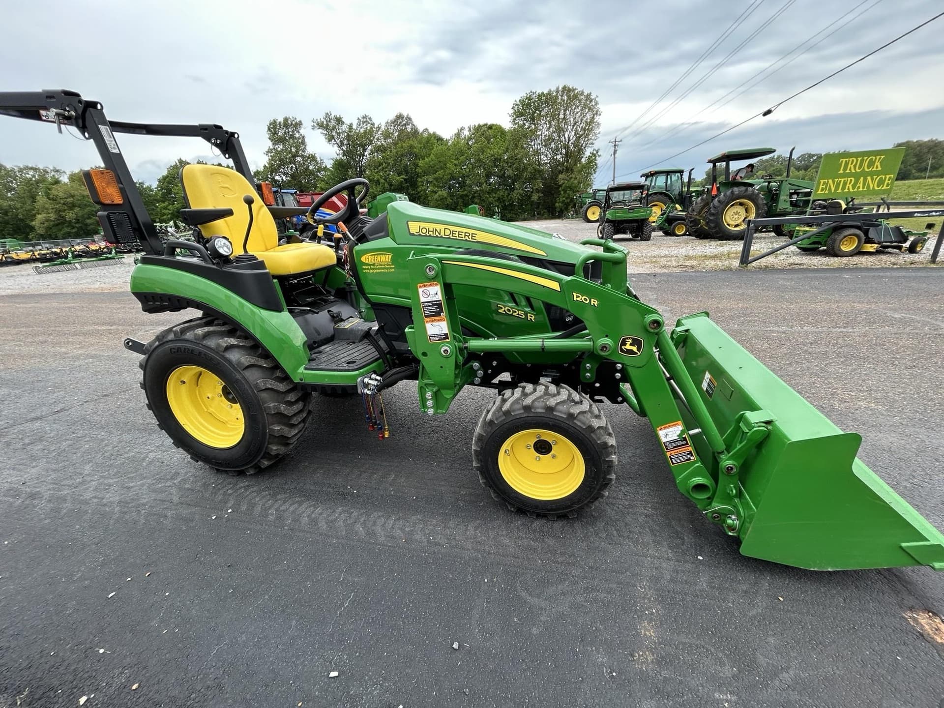 2018 John Deere 2025R Tractors Less than 40 HP for Sale | Tractor Zoom