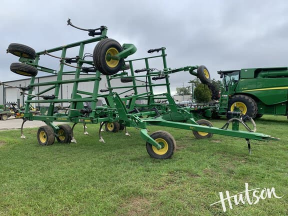 SOLD - 2018 John Deere 2410 Tillage Chisel Plows | Tractor Zoom