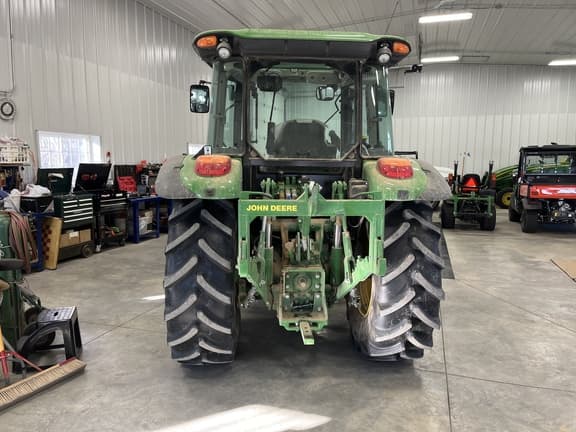 Tractor Zoom - 2018 John Deere 5115M