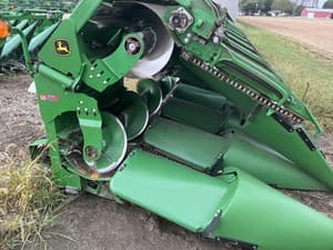 SOLD - 2018 John Deere 712FC Stock No. 199631 Harvesting with 12 Rows | Tractor Zoom
