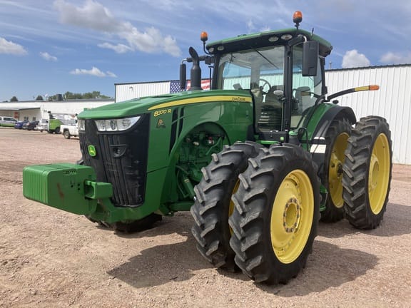 SOLD - 2018 John Deere 8370R Tractors 300 to 424 HP | Tractor Zoom