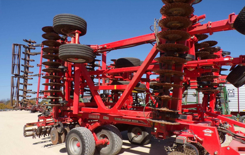 SOLD - 2018 Kuhn Krause Excelerator 8005 Tillage with 40 ft | Tractor Zoom