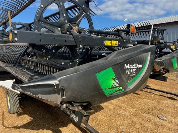 SOLD - 2018 MacDon FD135 Harvesting Headers - Platform | Tractor Zoom