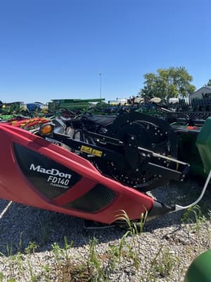 SOLD - 2018 MacDon FD140 Stock No. 217586 Harvesting with 40 ft ...