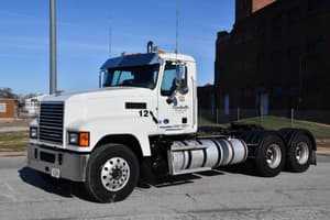 SOLD - 2018 Mack Pinnacle day cab semi Other Equipment with 315,534 mi ...