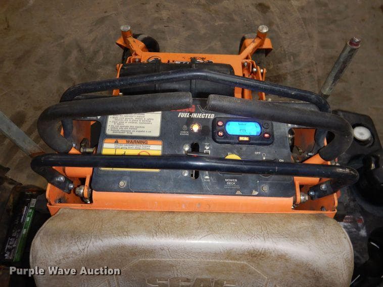 Tractor Zoom - 2018 Scag V-Ride II