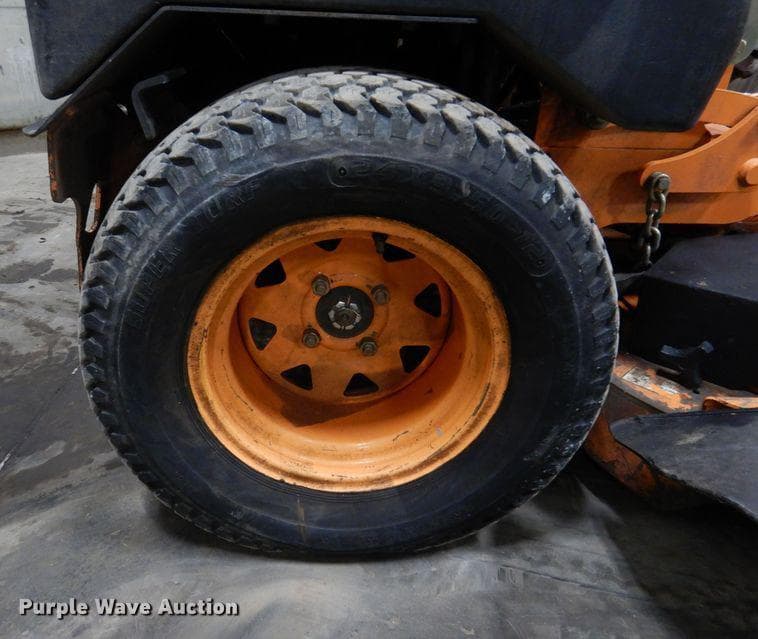 Tractor Zoom - 2018 Scag V-Ride II