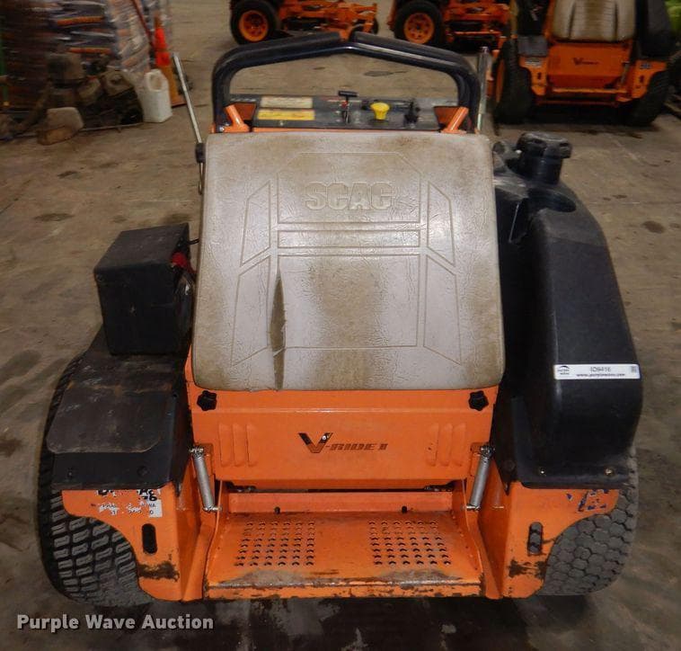 Tractor Zoom - 2018 Scag V-Ride II