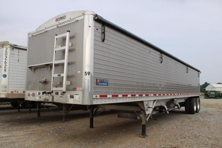 SOLD - 2018 Wilson Pacesetter Ag Trailers Material Handling | Tractor Zoom