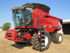SOLD - 2019 Case IH 5150 Lot No. 1 Combines with 1,355 Hrs | Tractor Zoom