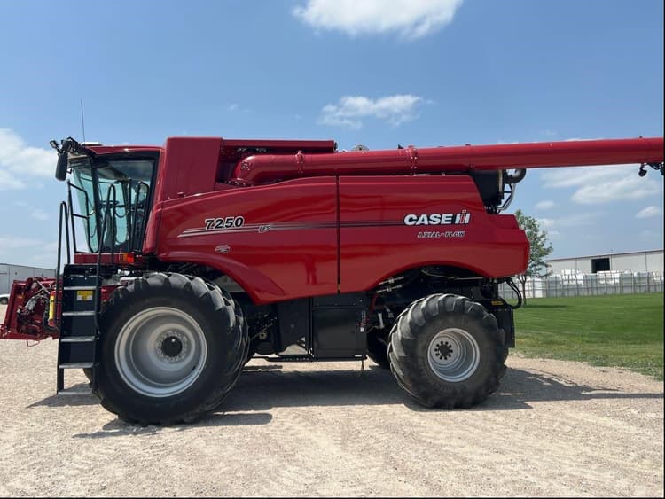 2019 Case IH 7250 Combines Class 7 for Sale | Tractor Zoom