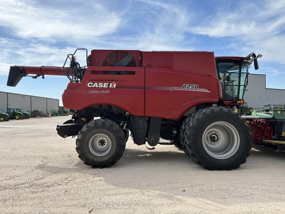 2019 Case IH 8250 Combines Class 8 for Sale | Tractor Zoom