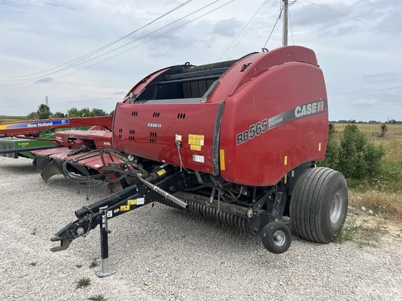 2019 Case IH RB565 Premium Hay and Forage Balers - Round for Sale ...