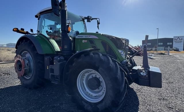2019 Fendt 724 Vario Stock No. U049012 Tractors For Sale with 2,631 Hrs ...